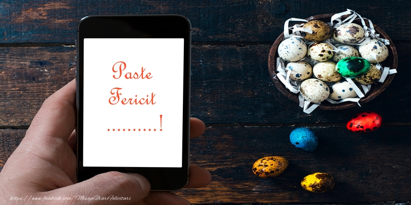 Paste Fericit ...! - Coș cu oua de pasti pe fundal de lemn ...